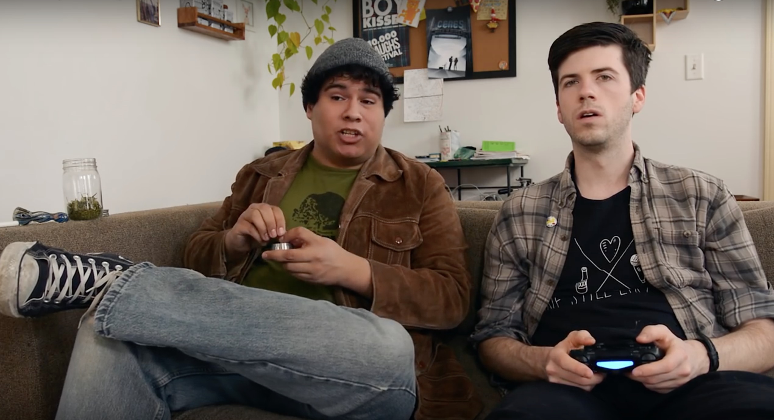 Video - Die gast die (héél veel) over wiet lult - CNNBS.nl