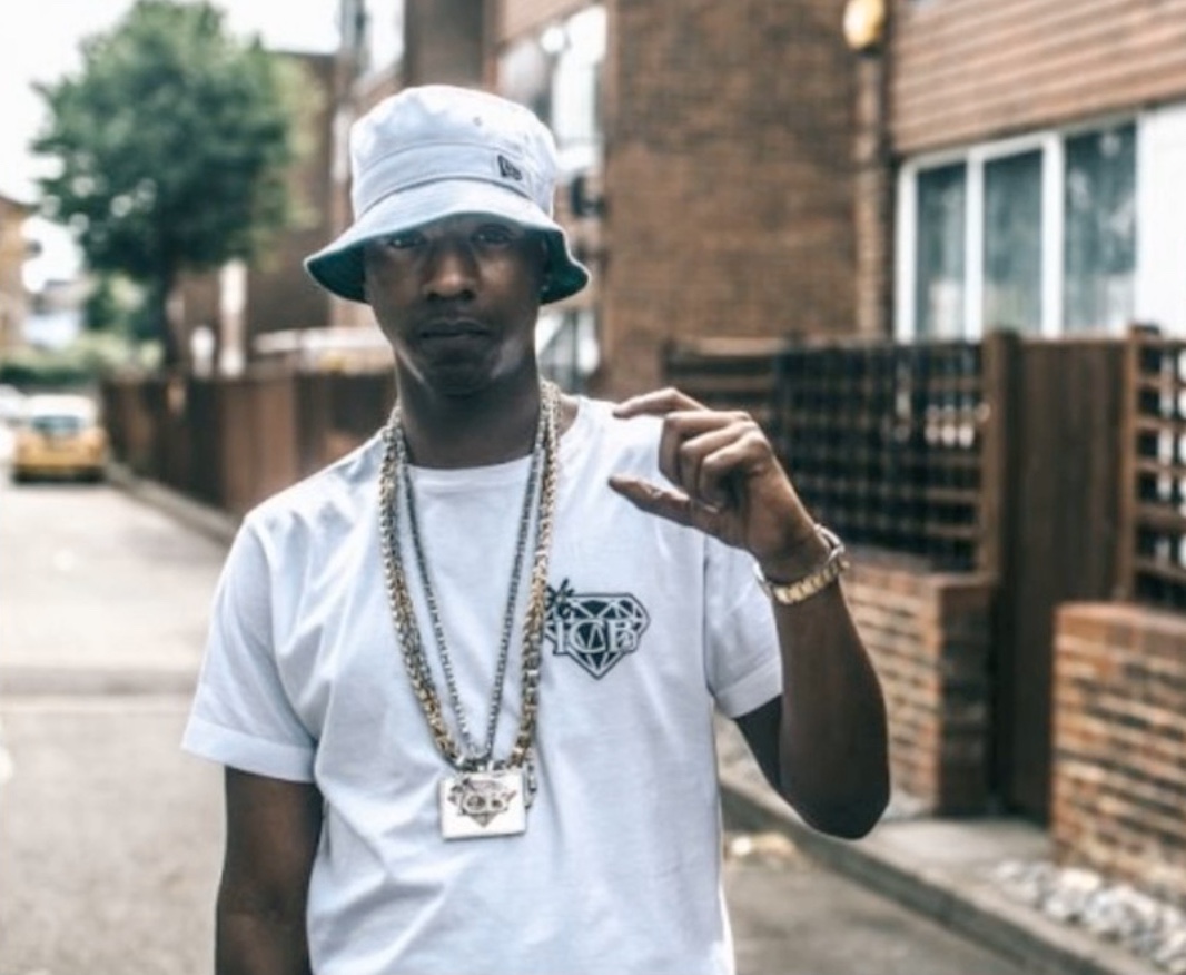 Rapper Nines (UK) krijgt 28 maanden cel voor 28 kilo wiet - CNNBS.nl