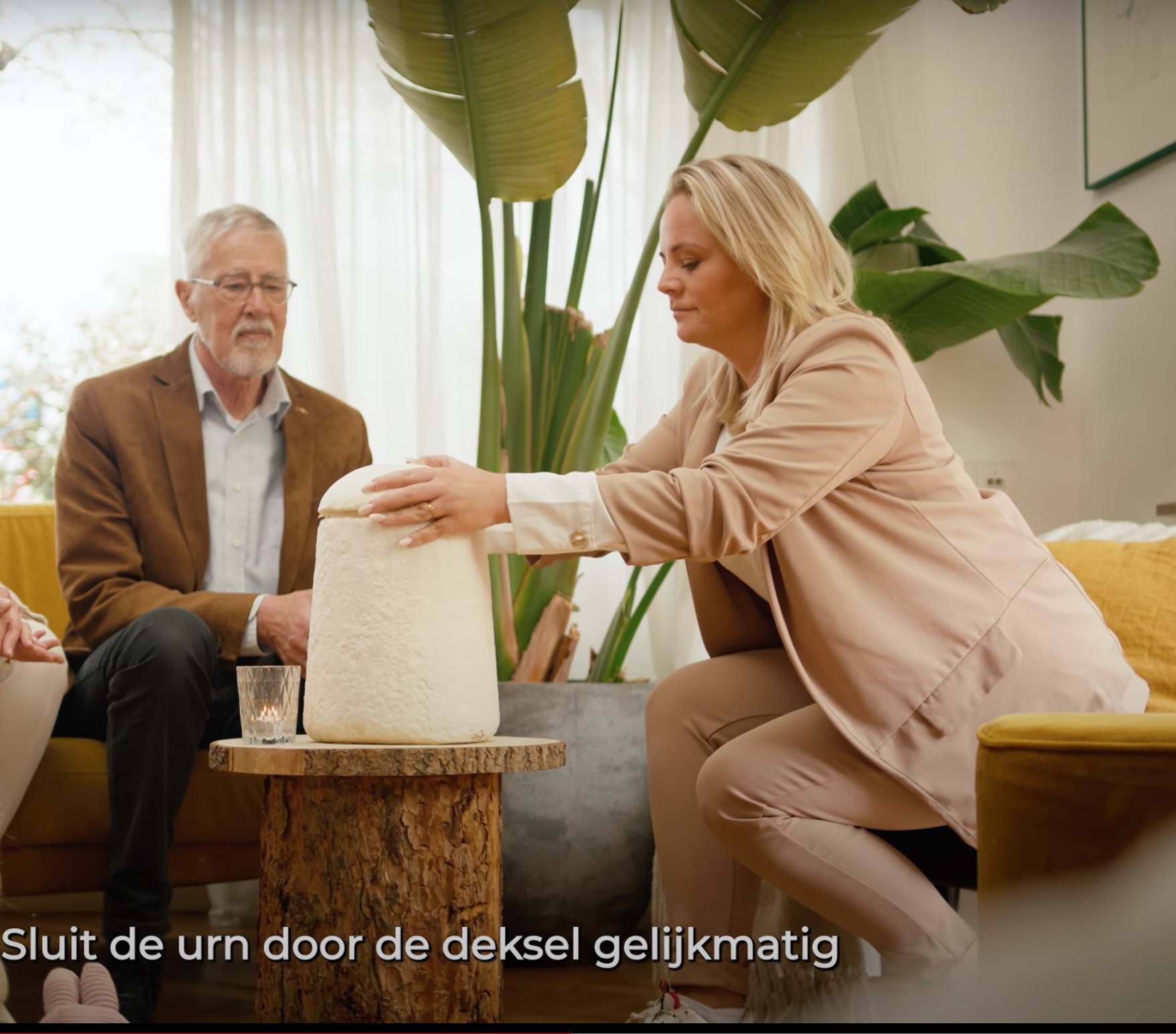 Uitchecken? Doe het in stijl met een urn van hennep & paddo's! - CNNBS.nl